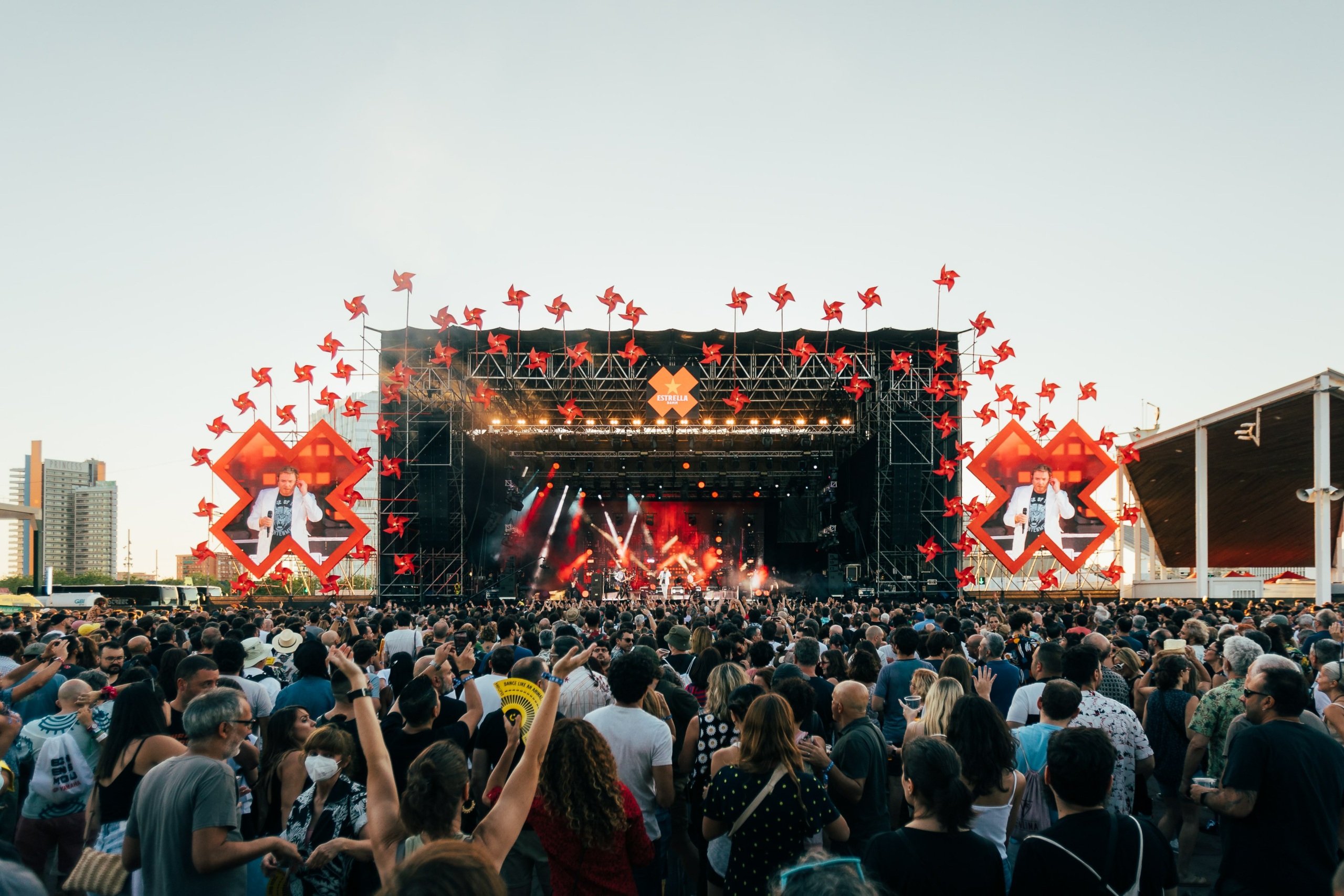 Weezevent sur scène avec deux fonds | CFNEWS