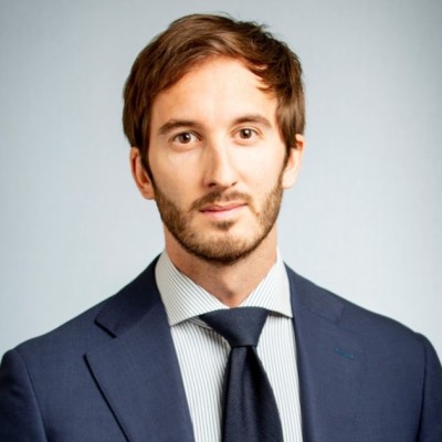 Latham & Watkins coopte | CFNEWS